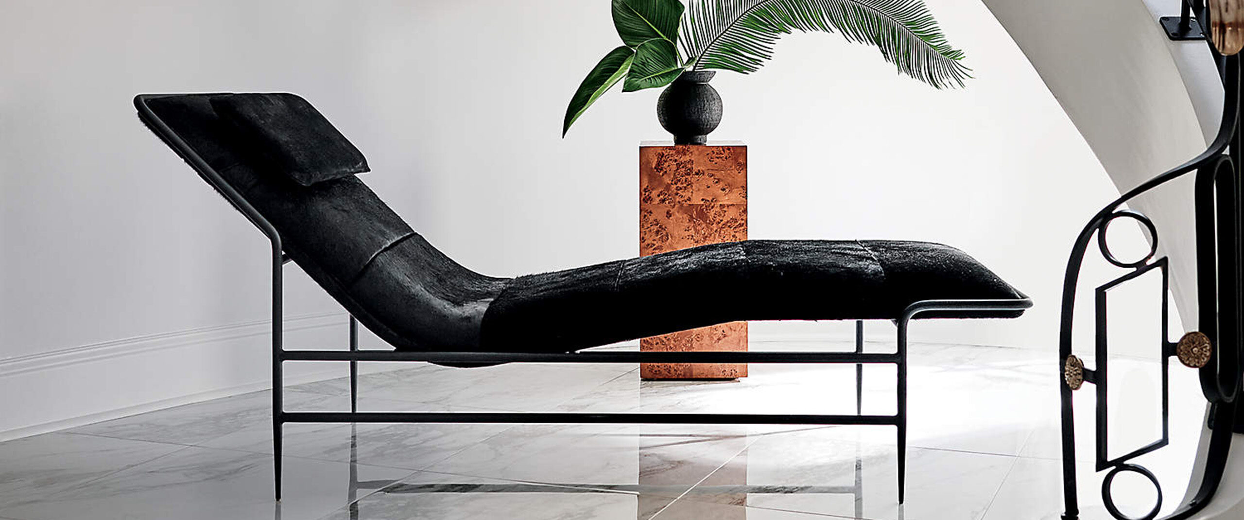 leder chaise | CB2 | 2021 - ellenberger studio